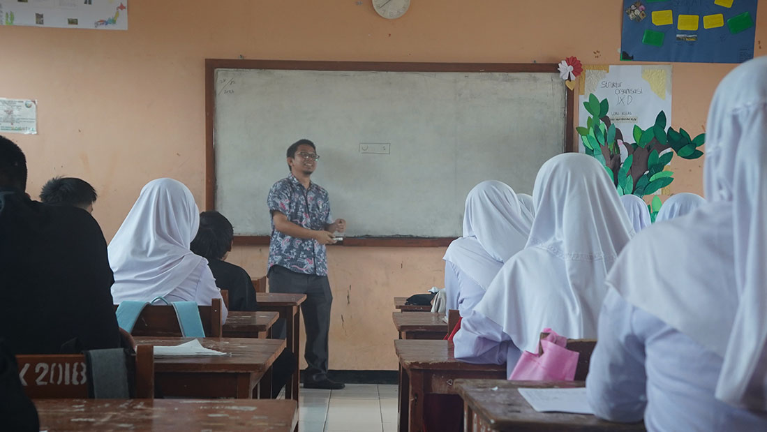 Monitoring Implementasi Pelatihan Guru di Sekolah - YEIF