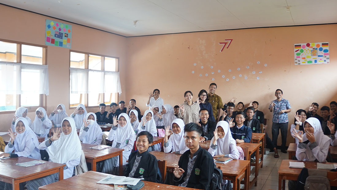 Monitoring Implementasi Pelatihan Guru di Sekolah - YEIF